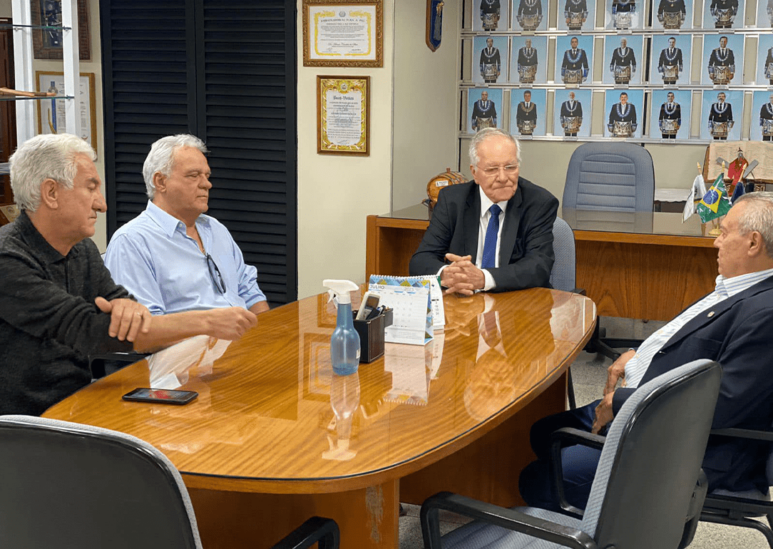 Grande Oriente do Brasil - Grão-Mestre Geral - Soberano irmão ADEMIR ...